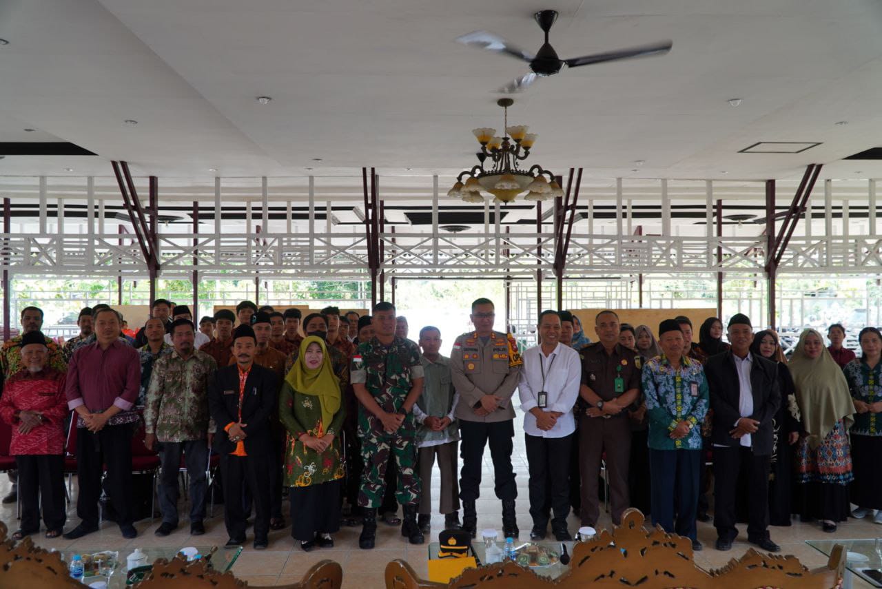 Dandim 1208/Sambas Hadiri Acara Temu Dialog Redam Isu Sara Dan Deklarasi Dalam Mewujudkan ...