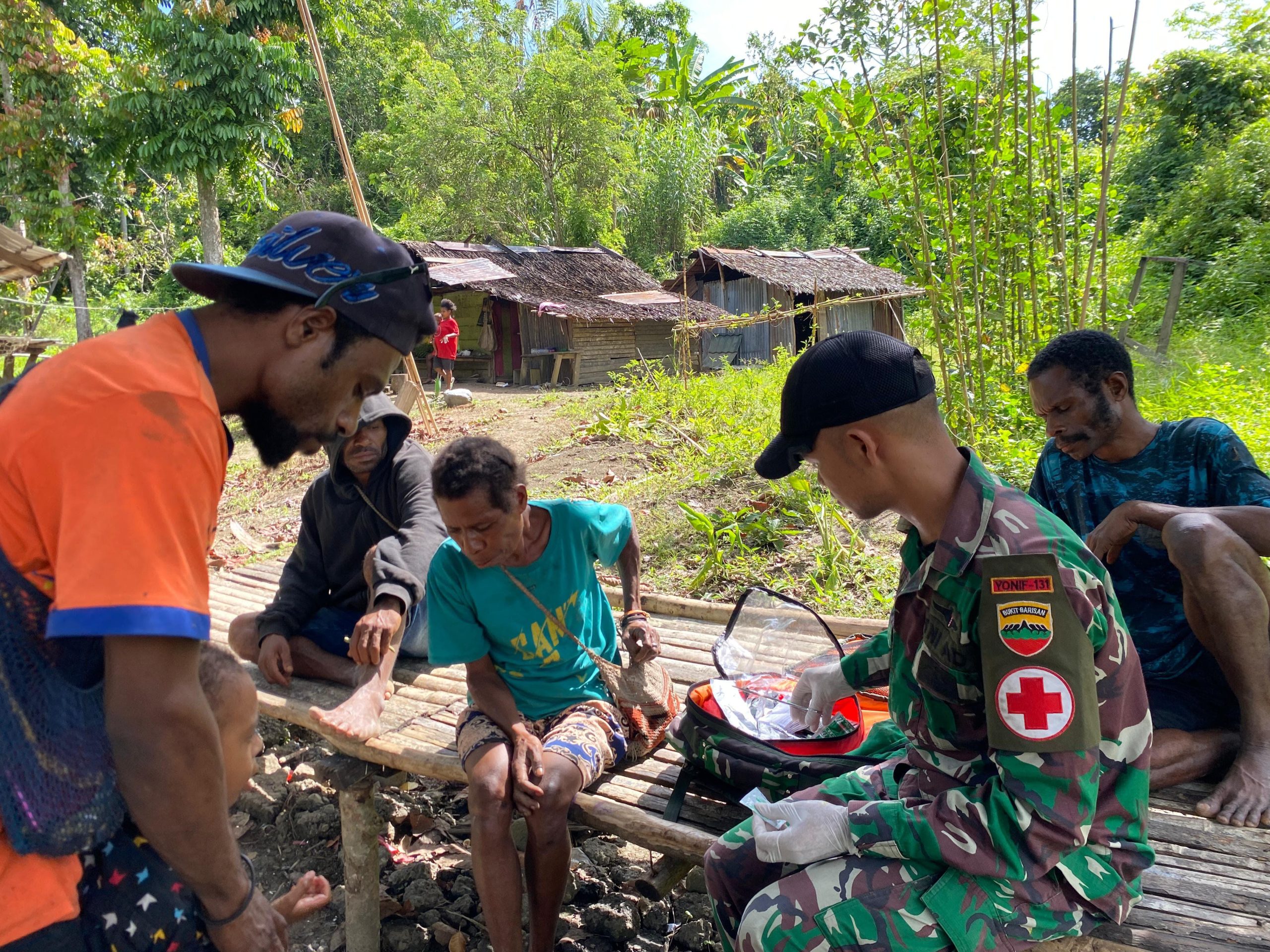 Peduli Kesehatan Masyarakat, Satgas Yonif 131/BRS Bergerak Berikan Pelayanan Kesehatan di ...