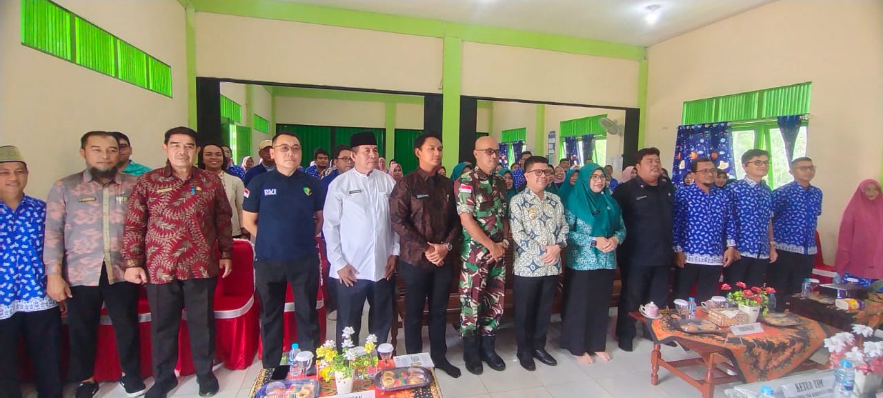 Mewakili Dandim 1208/Sambas Kapten Inf Waniran Hadiri Peringatan Hari Gizi Nasional Ke 65 ...